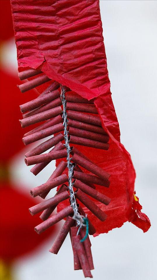 The firecrackers passed down before 2000, why not let us set off, is ...