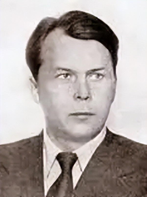 @421. The poem "Vassily Turkin" made him famous - iNEWS