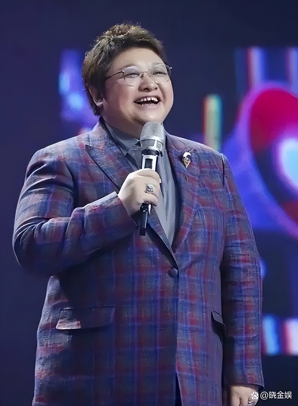 Han Hong: It's the first time to talk about family life, using Sichuan ...