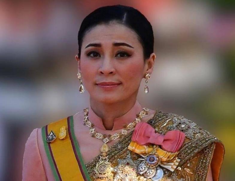 Sutida lost the filter, her complexion was dull, her face was full of ...