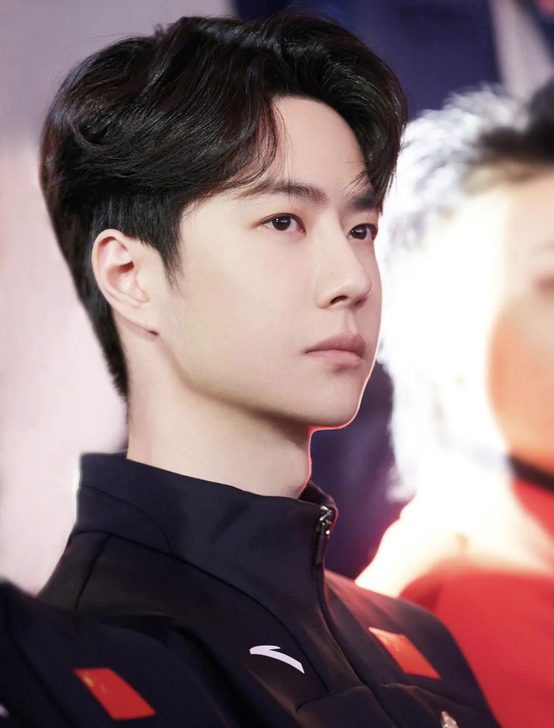 Little gossip, Cai Xukun, Deng Chao, Guan Xiaotong, Xu Zheng, Zhou Yutong - iNEWS