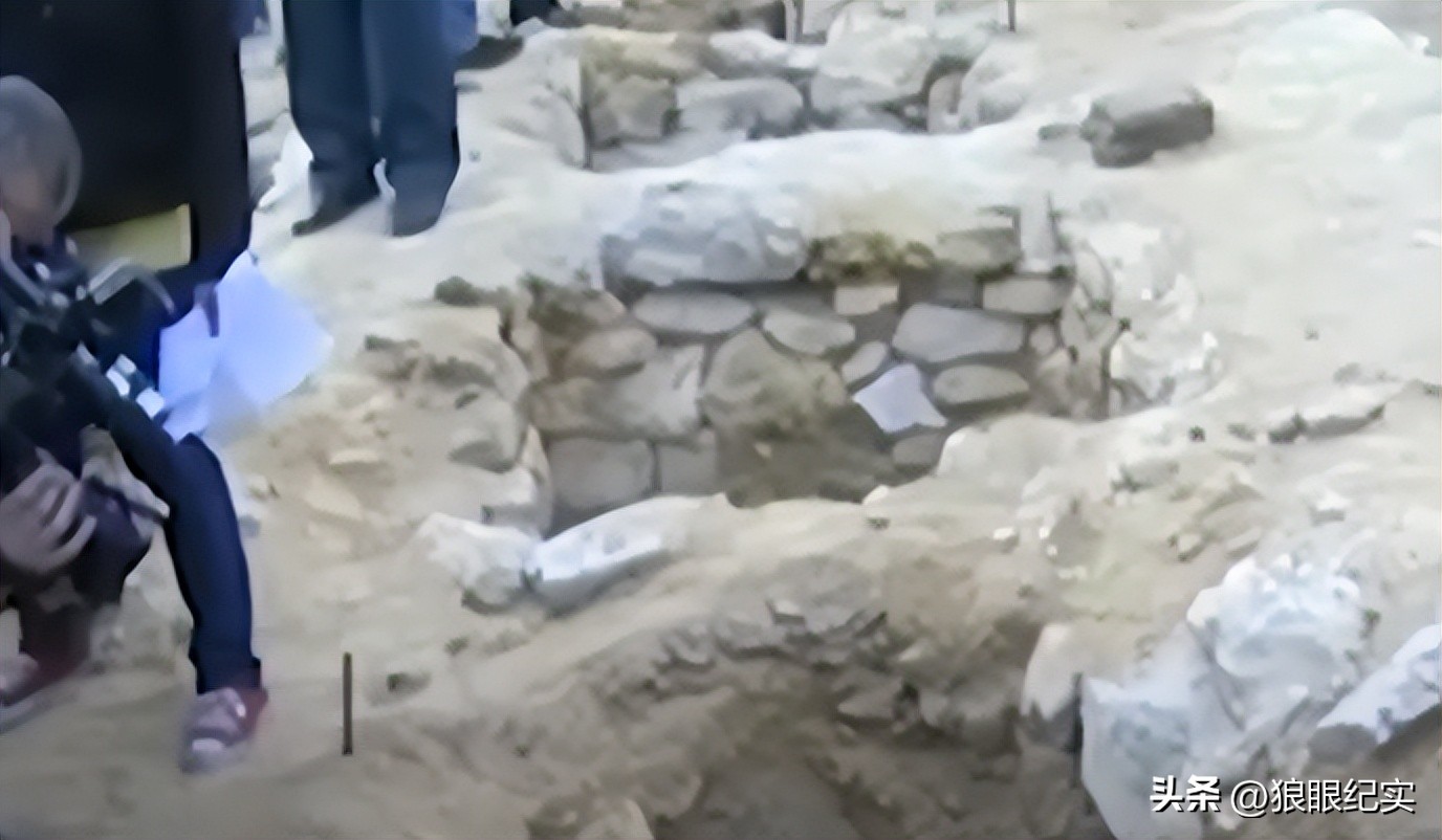 Archeology finds out who built the pyramids. - iMedia