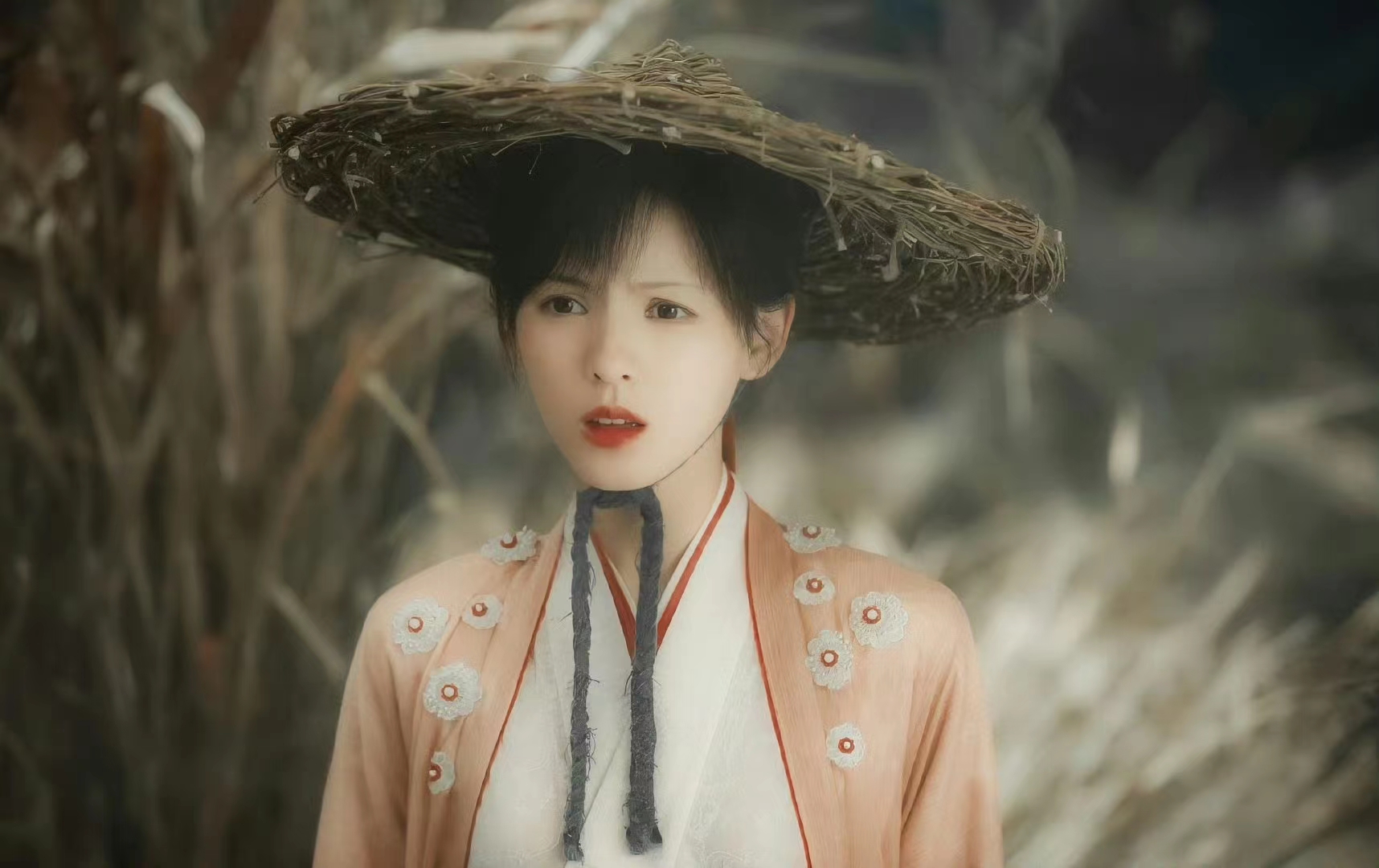 Also playing a couple with Cheng Yi, comparing Zhang Yuxi and Yang Zi ...