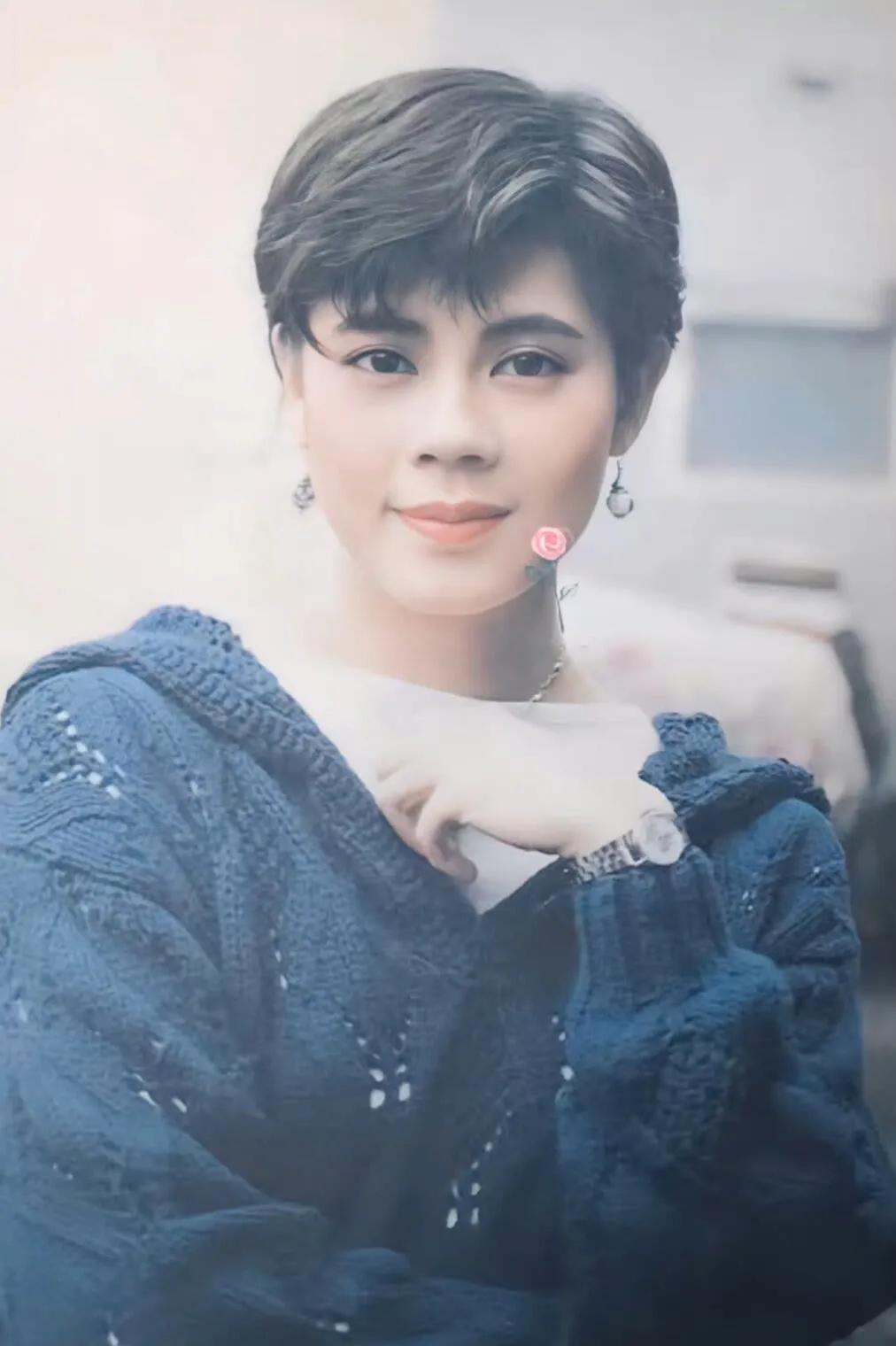 Hong Kong actor Leung Pei-ling nostalgic photos 1 - iNEWS