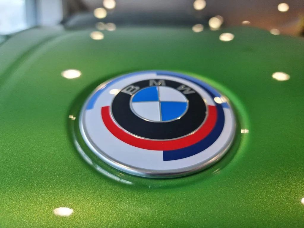 Java Green BMW M5, the violent gentleman is no longer low-key - iNEWS