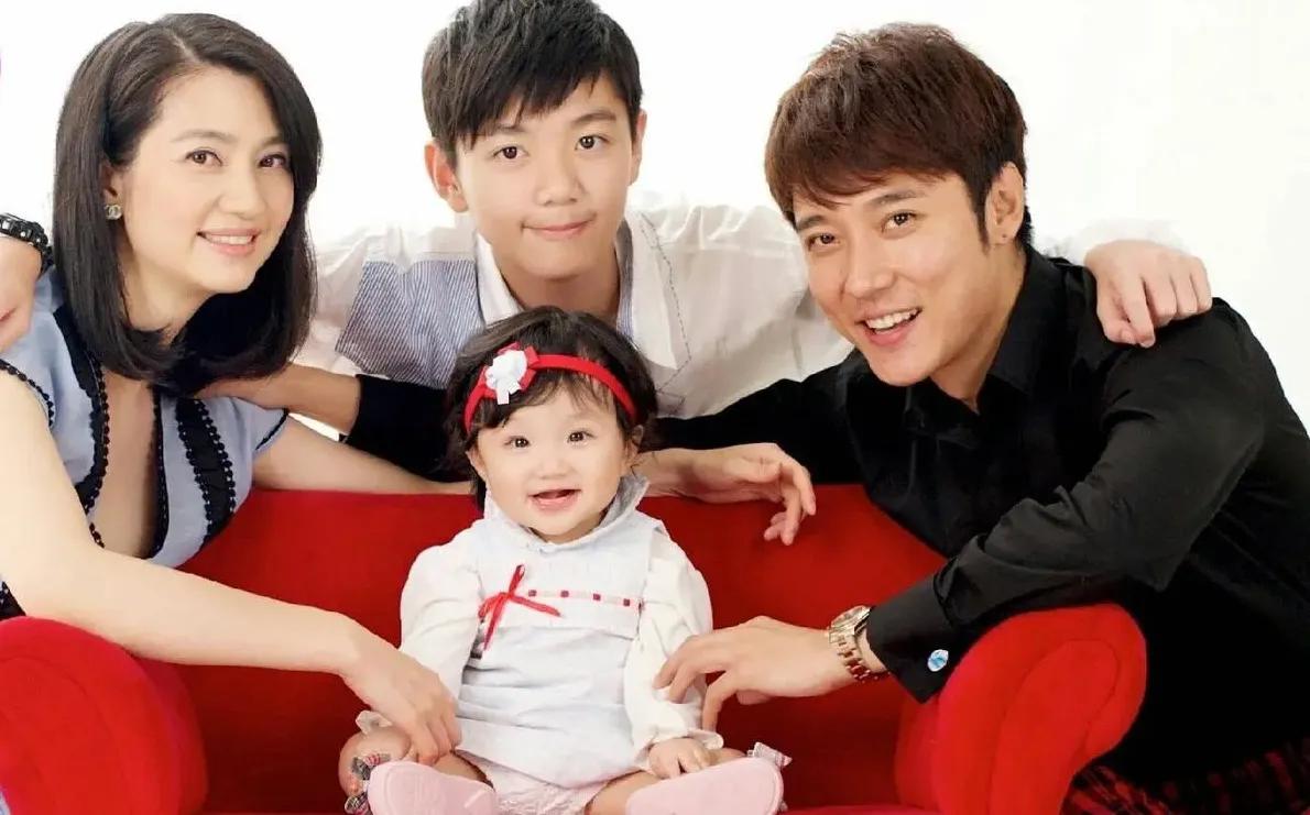 Hong Xin's divorce and Zhang Danfeng deleted Weibo to express his attitude, and Bi Ying acted as ...