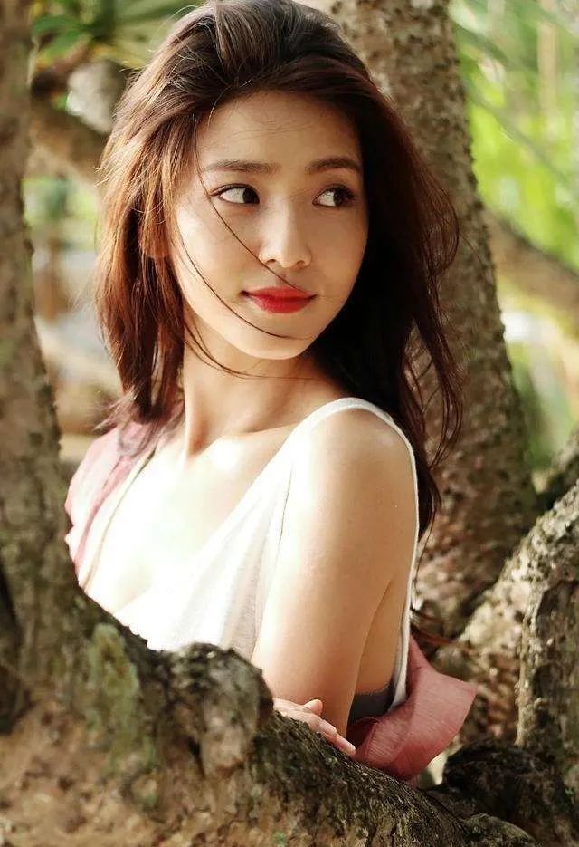 "Fairy Zixia" Ma Xinrui posted a beautiful picture!Snow skin jade is ...