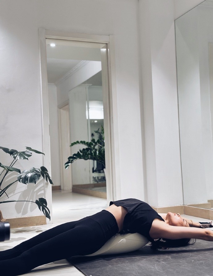 "Mou Girl" Li Chun posted a fitness photo, wearing leggings ...