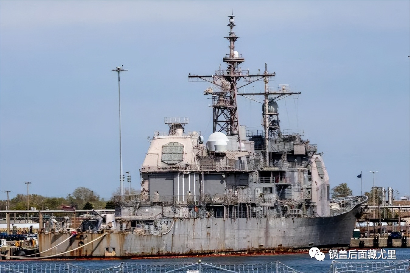 U.S. Navy Ticonderoga-class guided-missile cruiser USS Villa Bay ...