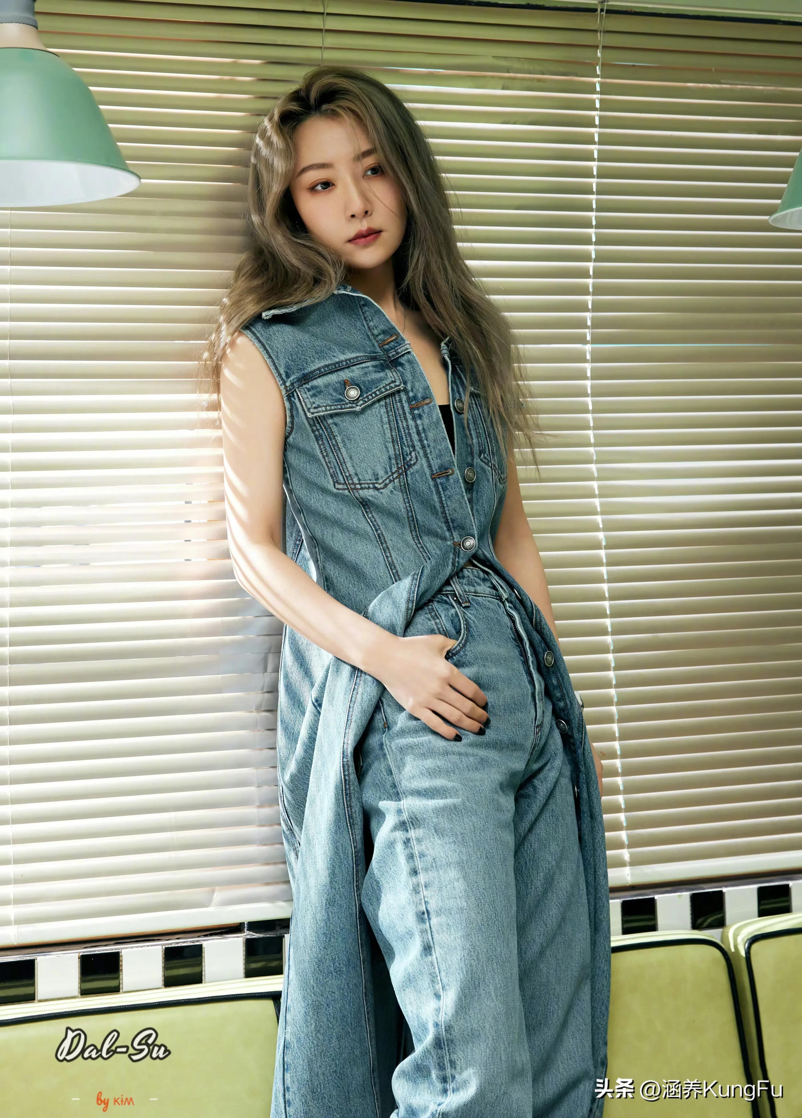 Bai Bing: An Elegant Artist Under the Starlight - iMedia