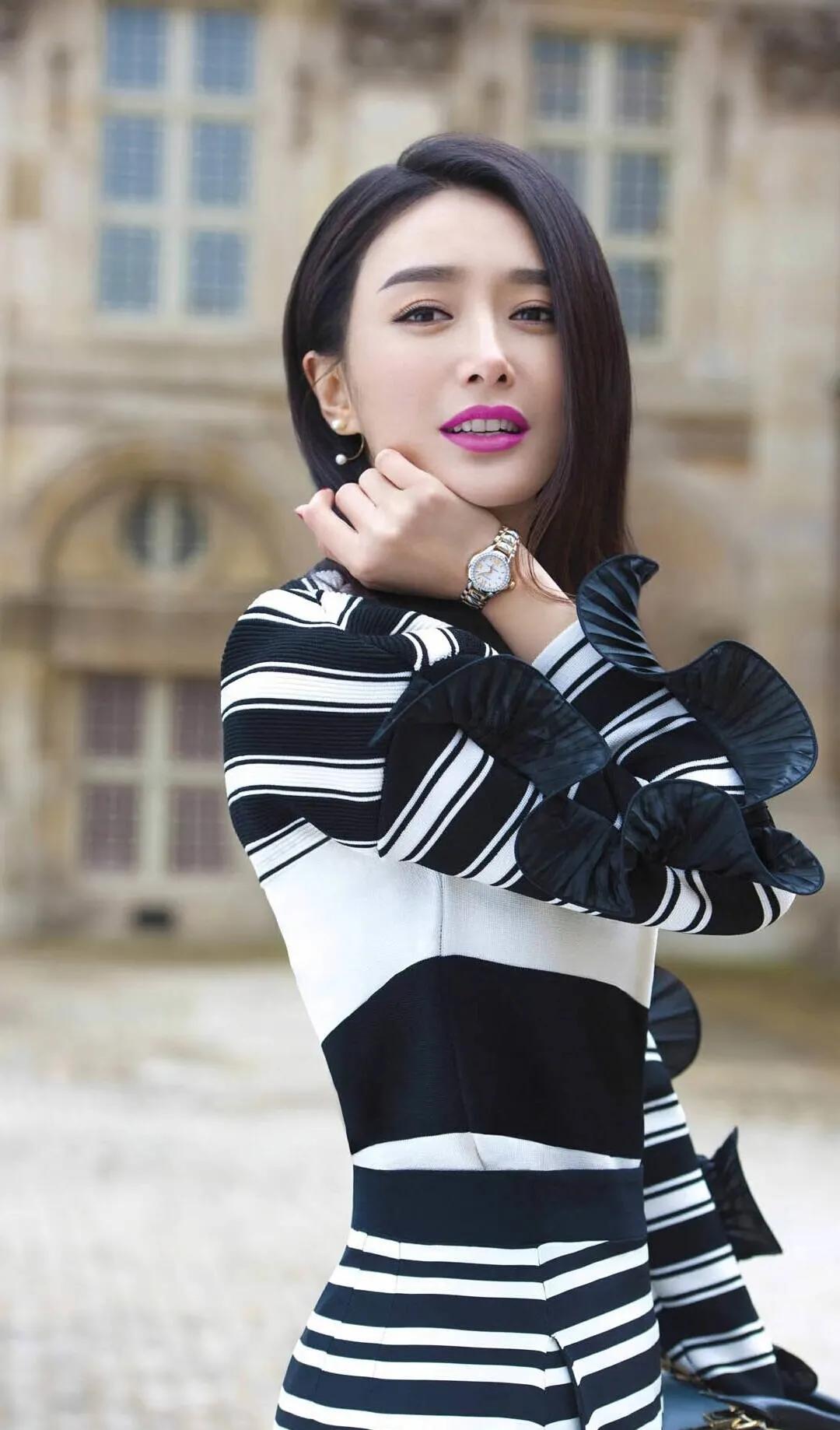 Celebrity Photo Album "Qin Lan" - iNEWS