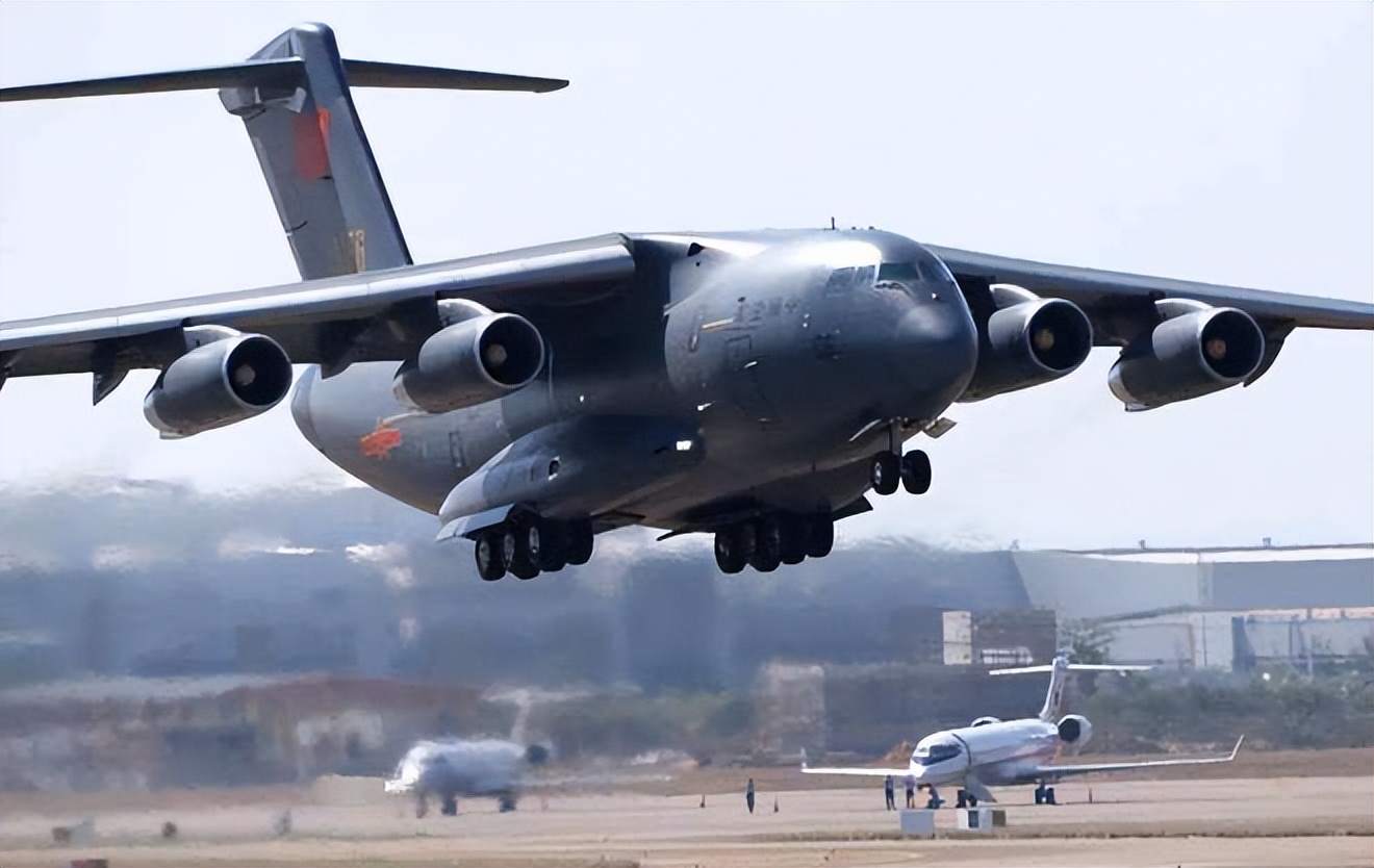 The Yun-20B border was photographed by netizens, with 4 engines under ...