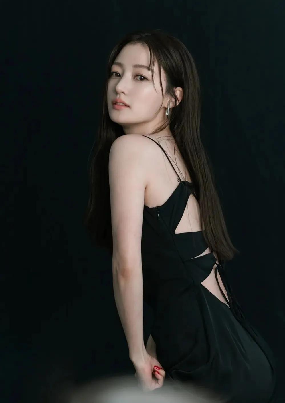 South Korea's top beauty Song Shiyun charming pictures - iNEWS