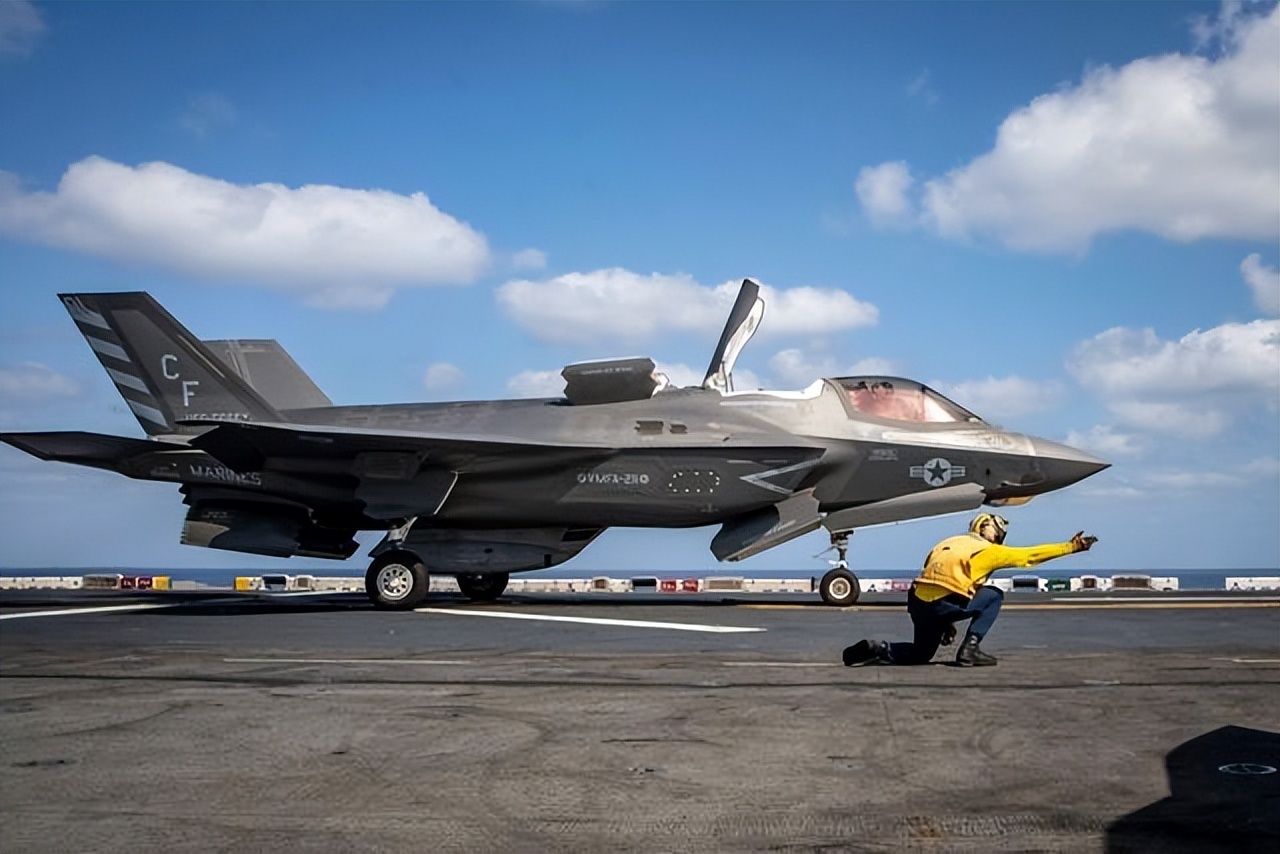 30,000 soldiers are in place, 20 warships are ready to launch, and 60 ...