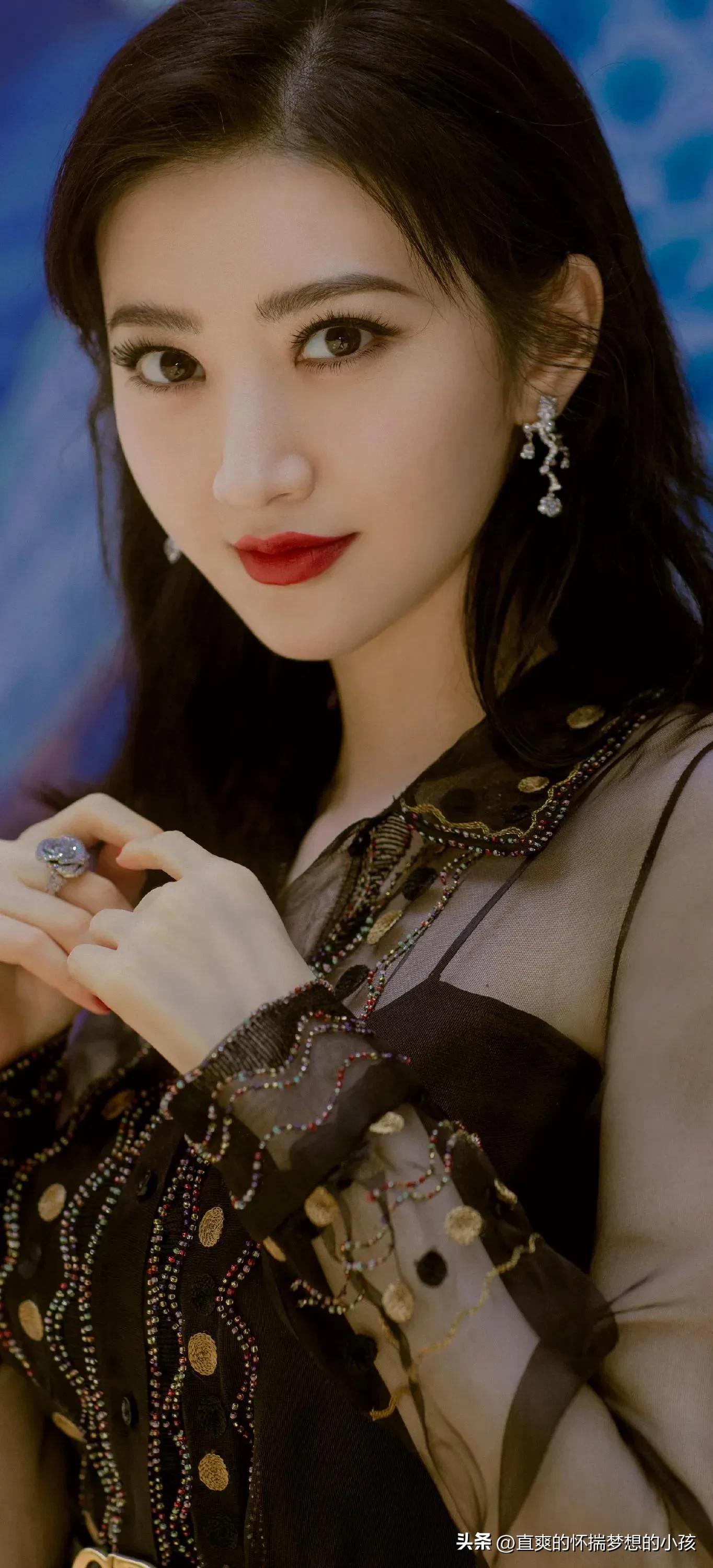 Miss Jing Tian, hold on - iNEWS