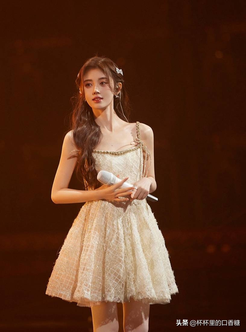 Top 8 popular actors in April! Yu Shuxin is seventh, Bailu & Luo Yunxi ...