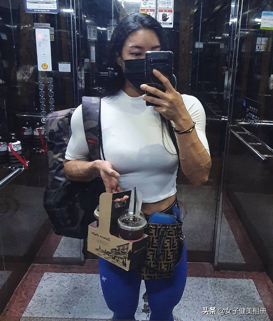 Many old fans are their fans, Park Han Wul, a large-scale muscle girl ...