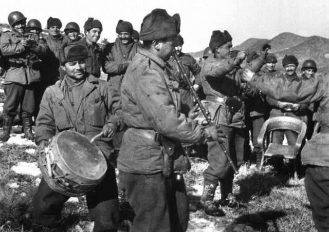 Turkish Brigade: We defeated the Chinese! Hundreds of prisoners were ...