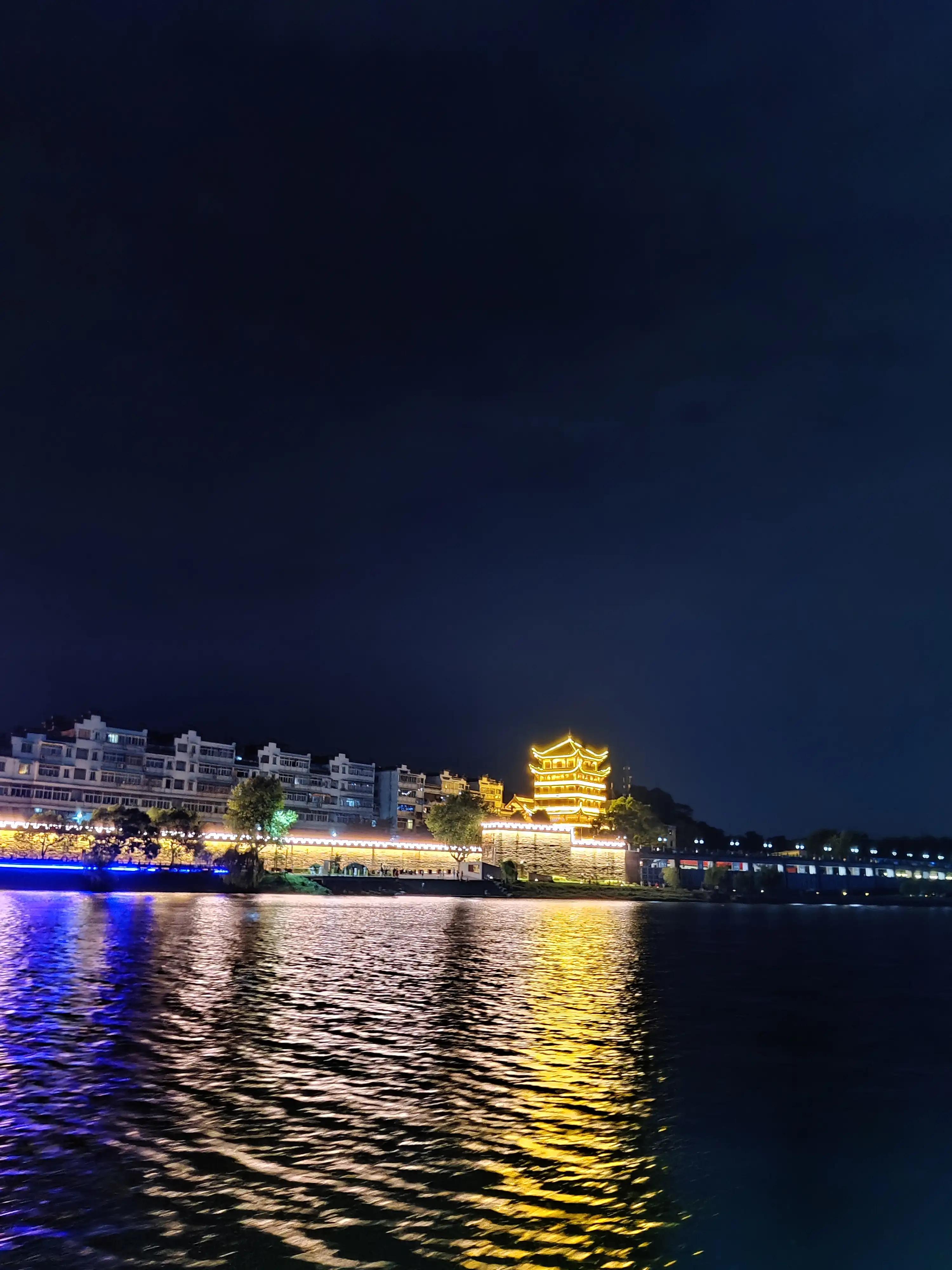 Lanxi cruise, you in the camera are romantic only when you have ...