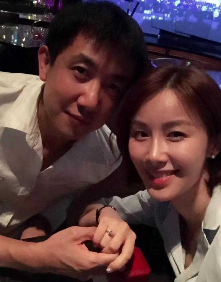 Yan Po and his second wife show off their happiness, but they are ...