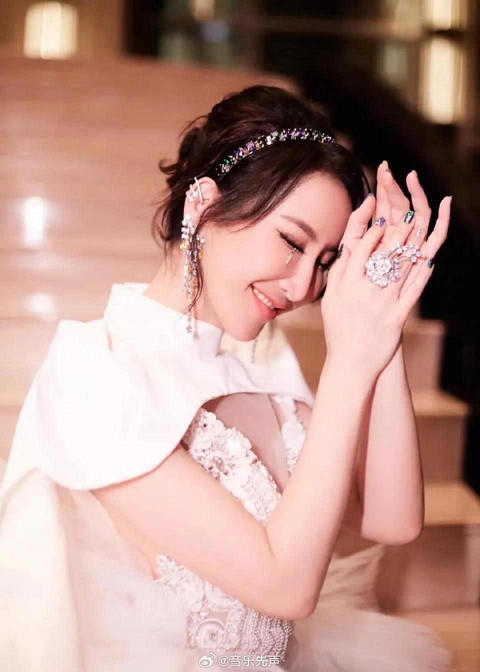 Female singer Coco Lee died of depression! Netizen: I can't believe it ...