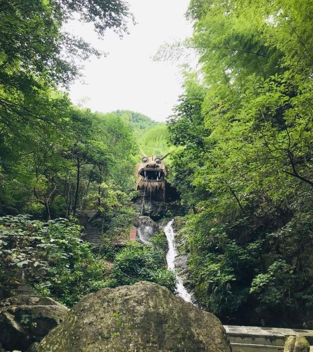 In the remote suburb of Hangzhou, there is actually a 4A small Jiuzhai ...