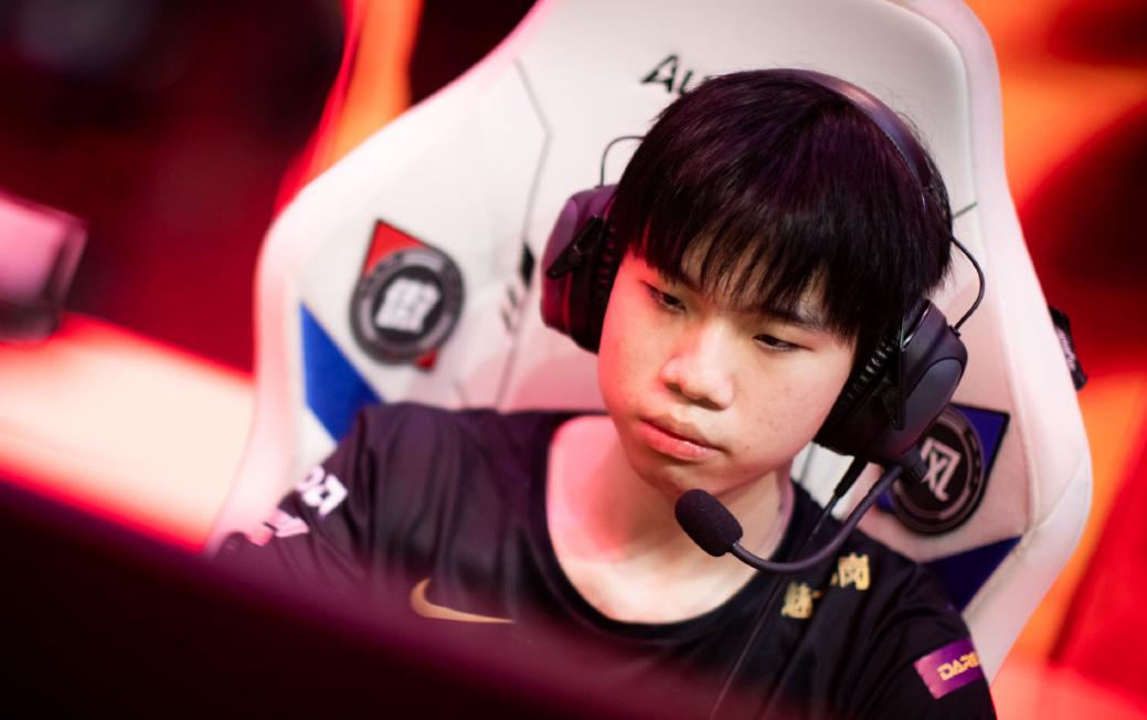 Karsa is back in the starting lineup!V5 and LNG are in a life-and-death situation, and the ...