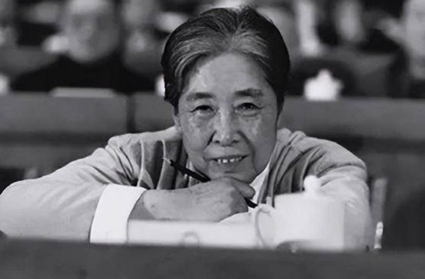 In 1988, Wang Guangmei visited Lin Ruo but was rejected. She went alone ...