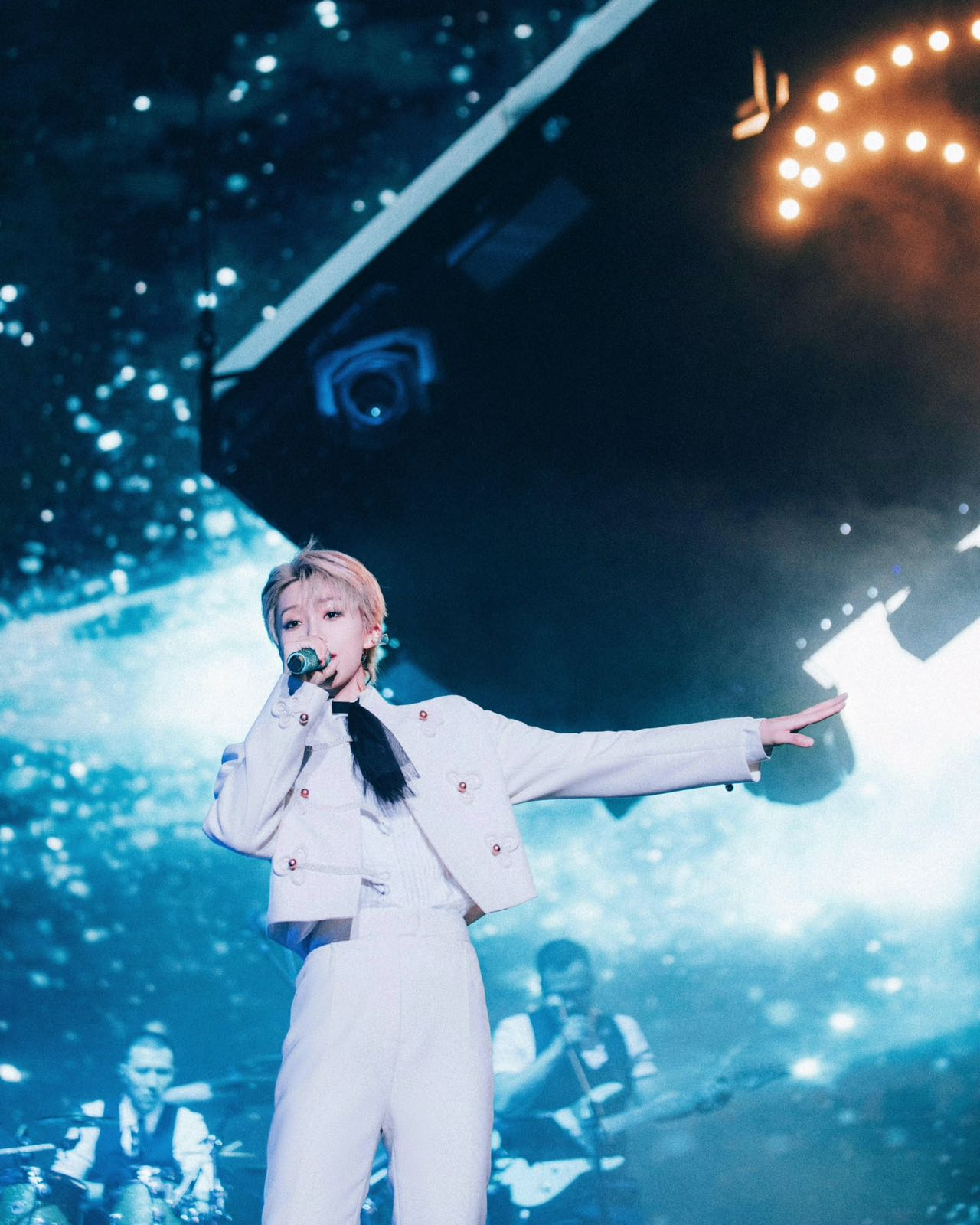 Liu Yuxin officially announced the four-city tour, the first female ...