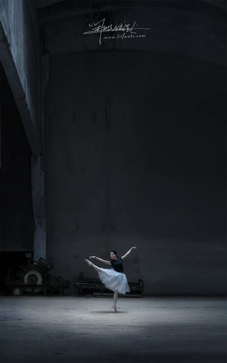 What is the meaning of the music and dance performance of "Dancer in ...