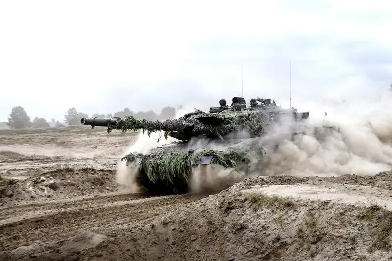 The West aided 321 tanks, more than Ukrainian asked for!Why is ...