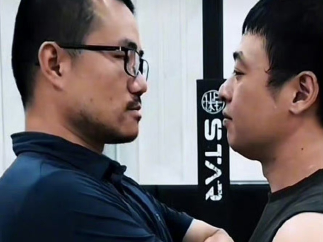 Heads-up game of God's plot: So many people love to watch Xu Jingyu, just because happiness is ...