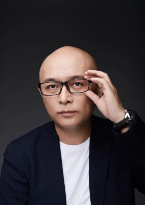 Looking back at the famous host Meng Fei who gradually "disappeared ...