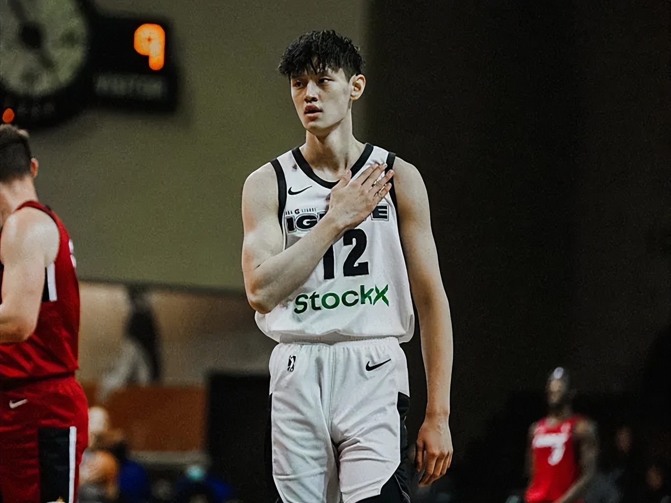 The four-member group of studying abroad: Zeng Fanbo signed with the ...