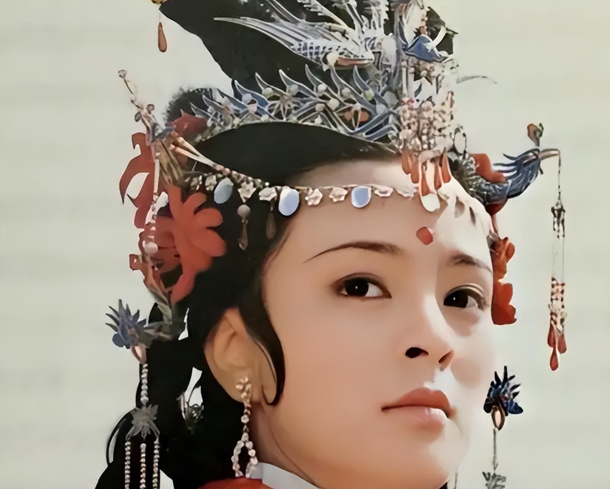 Dongfang Wenying: In "Dream of Red Mansions", she is Tan Chun and the ...