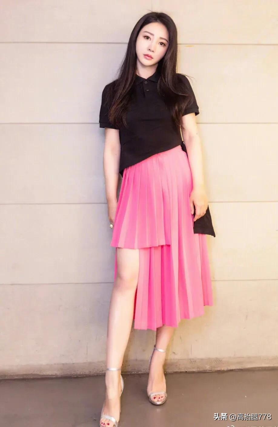 Beautiful and sassy long-legged sister!Zhou Yutong - iNEWS