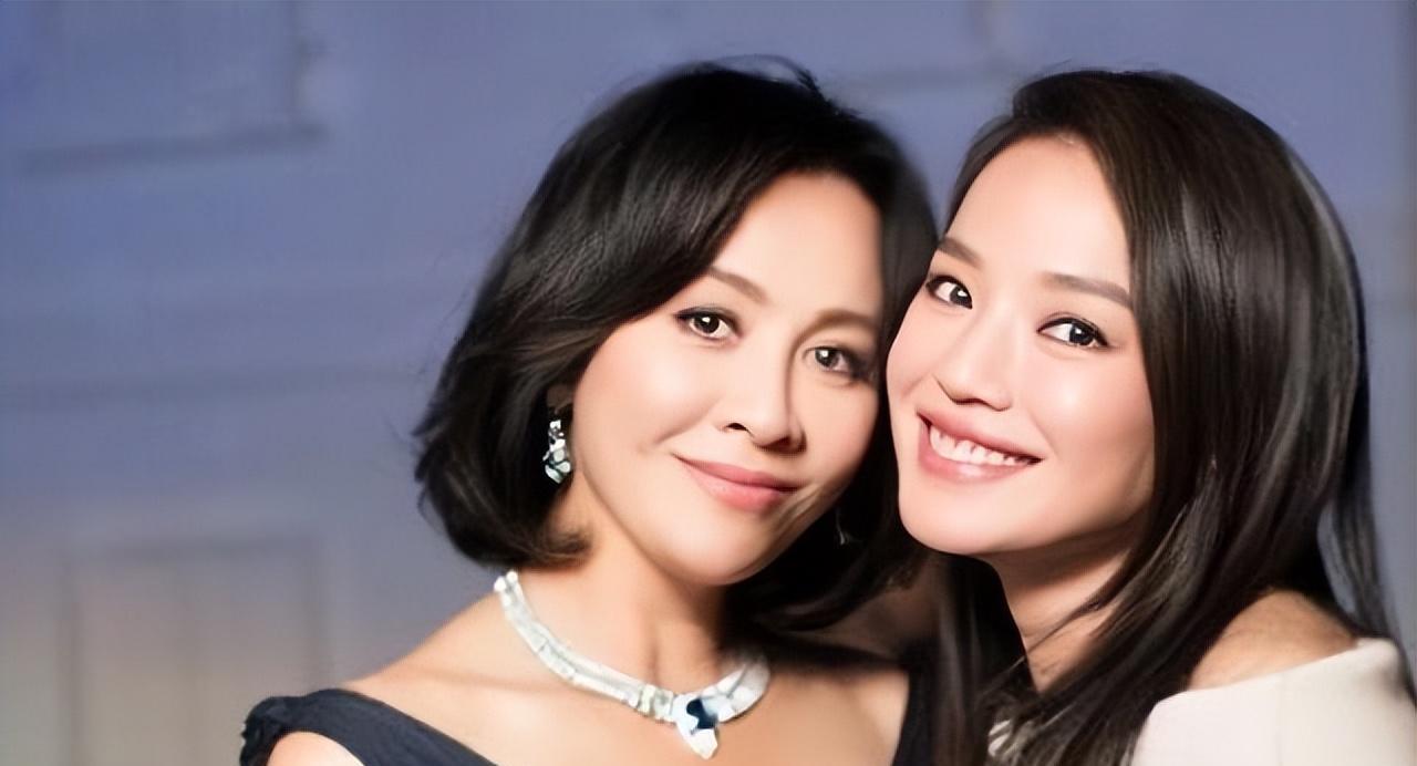 After Shu Qi used the bathroom, Carina Lau dismantled it all and ...