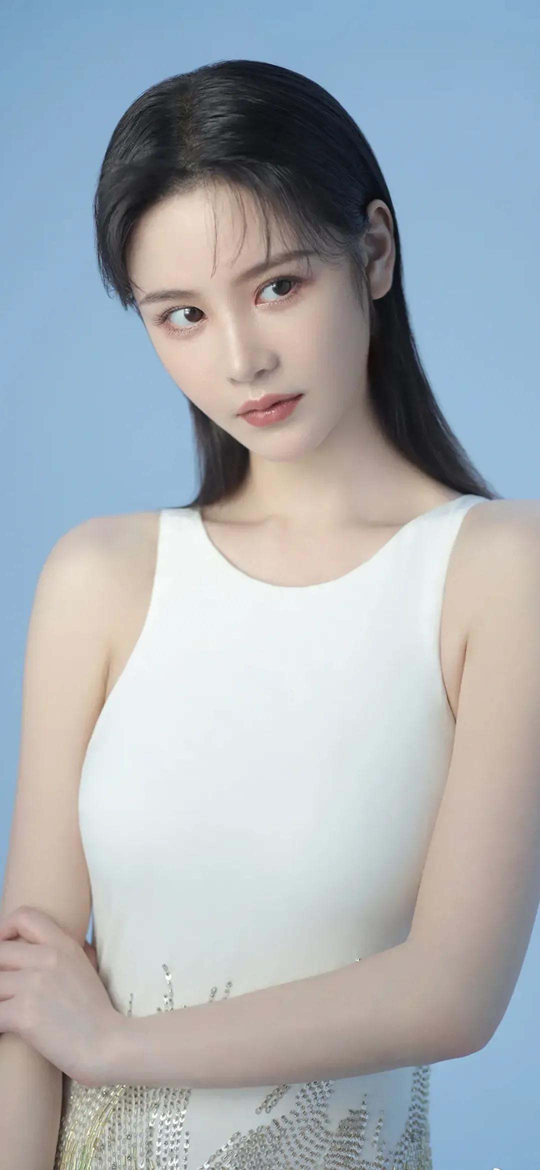 Top actress Qiu Yinong beautiful picture - iNEWS