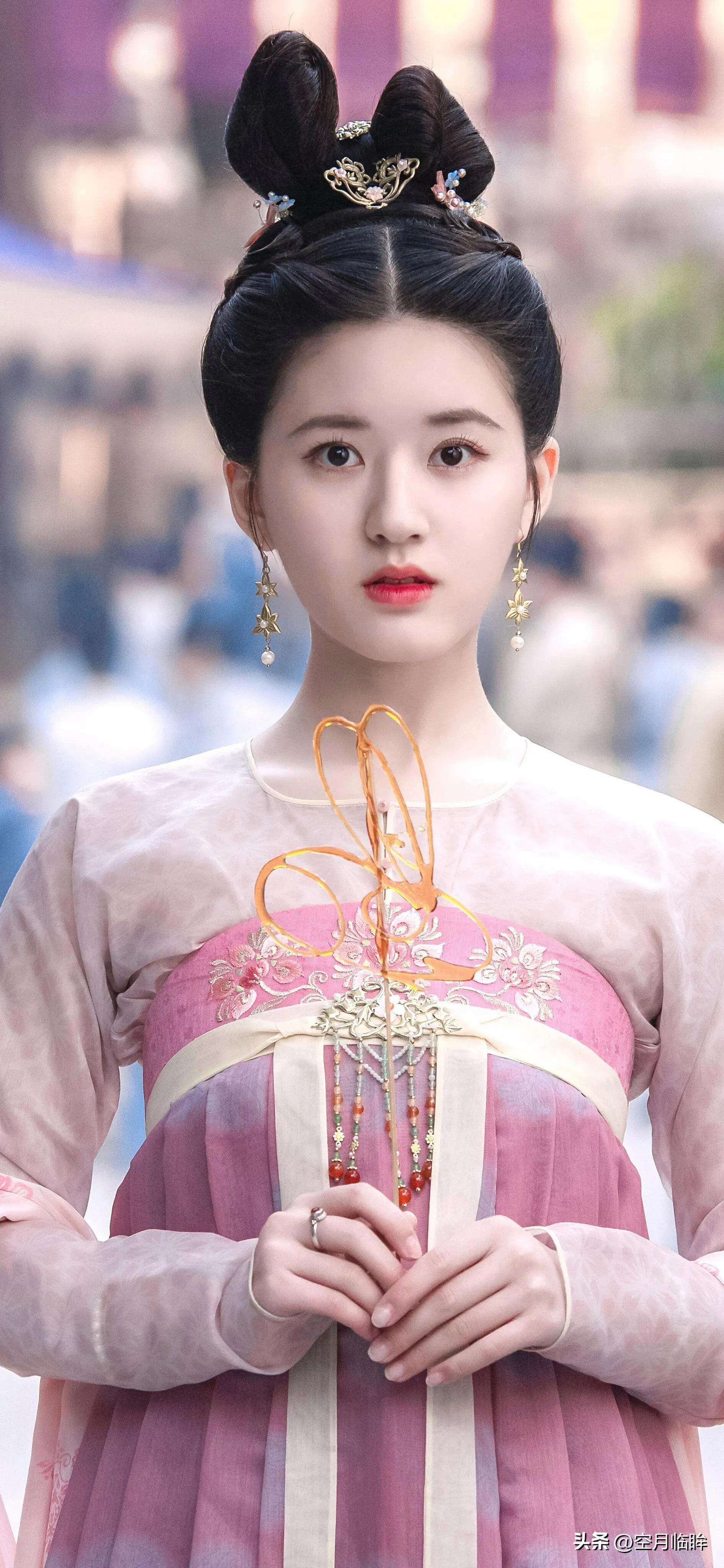 Zhao Lusi and Wu Lei starring Huo Chong in "The Star is Brilliant, the ...