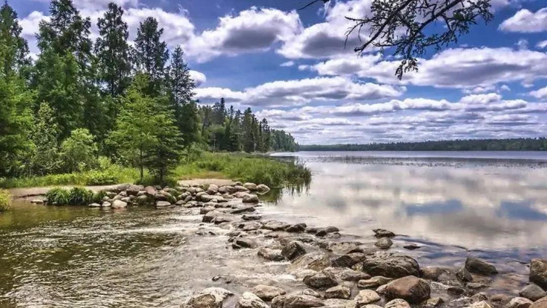 Strange phenomenon of lake water in Minnesota, USA - iNEWS