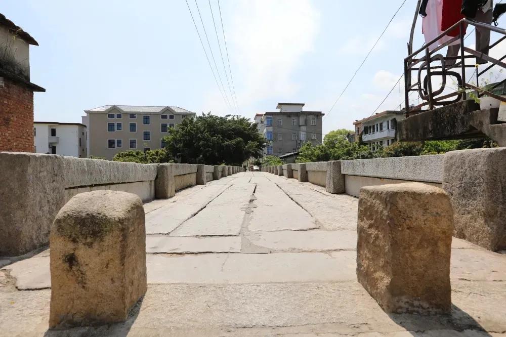 Forty-eight temples enter Huangbo - iNEWS