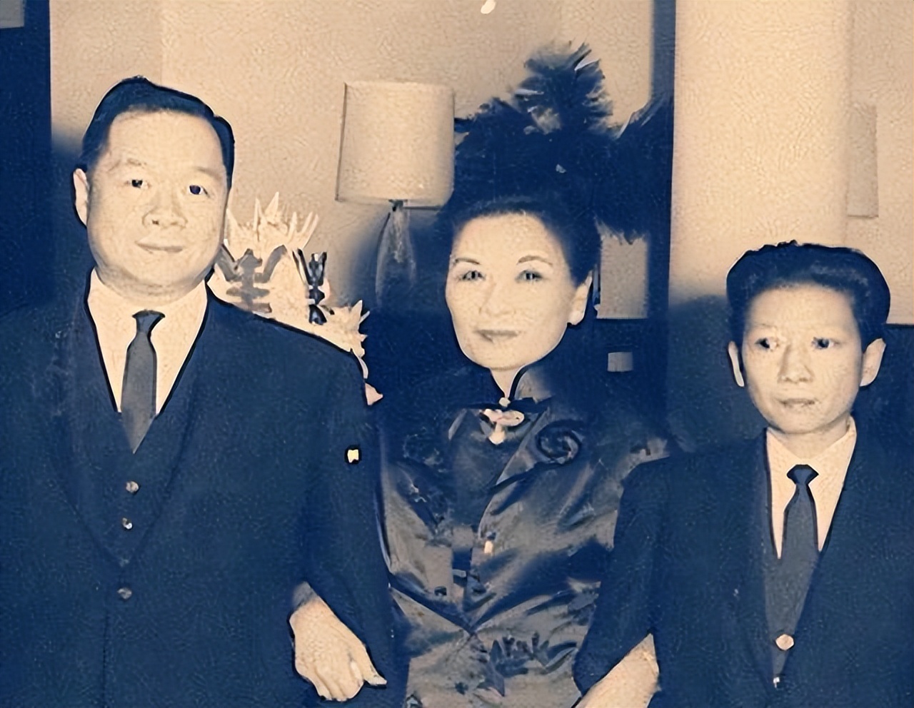 She was born in a brothel, married the son of Sheng Xuanhuai, and ...