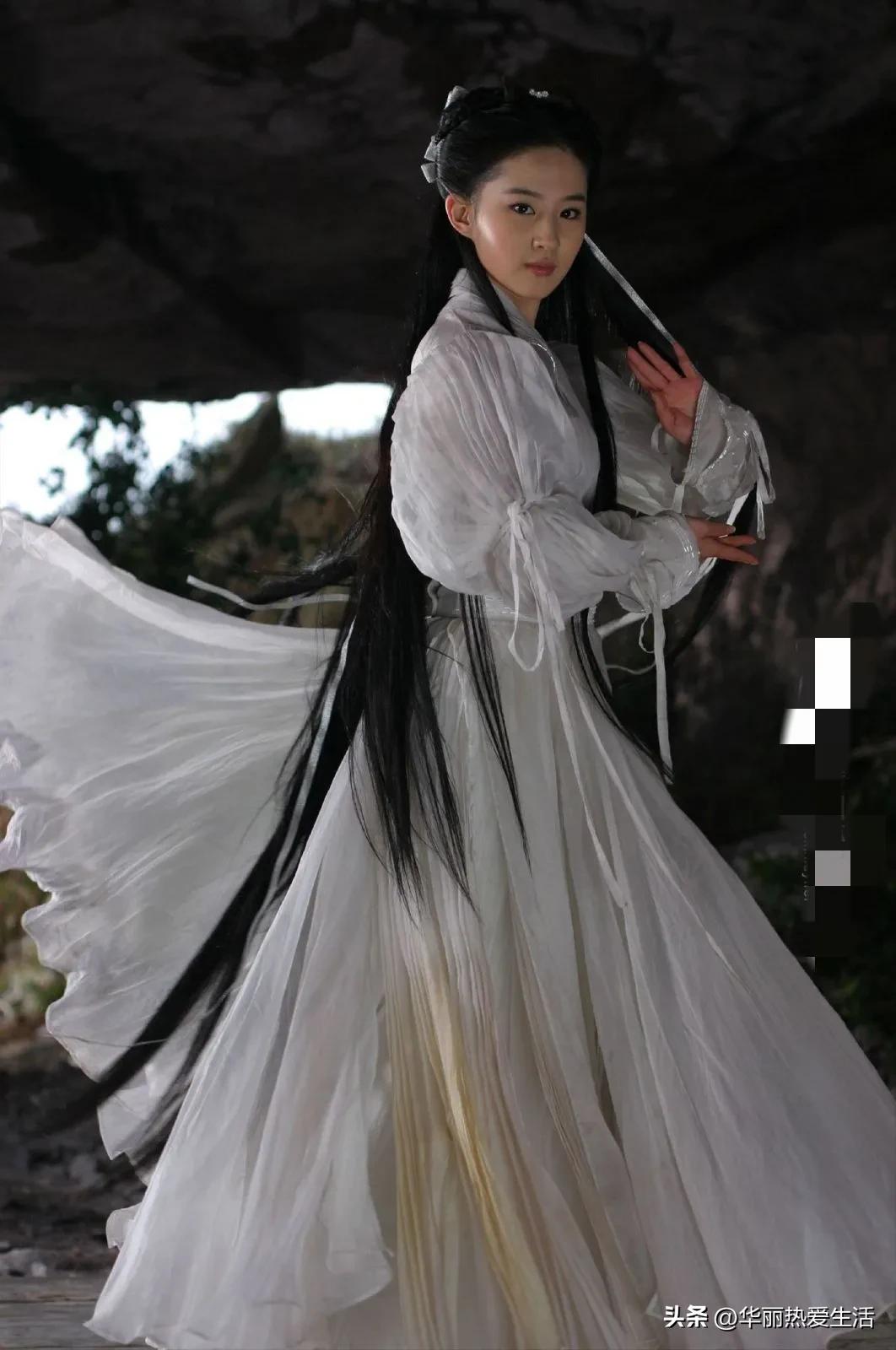 Of the two little dragon girls, which one do you prefer? - iNEWS