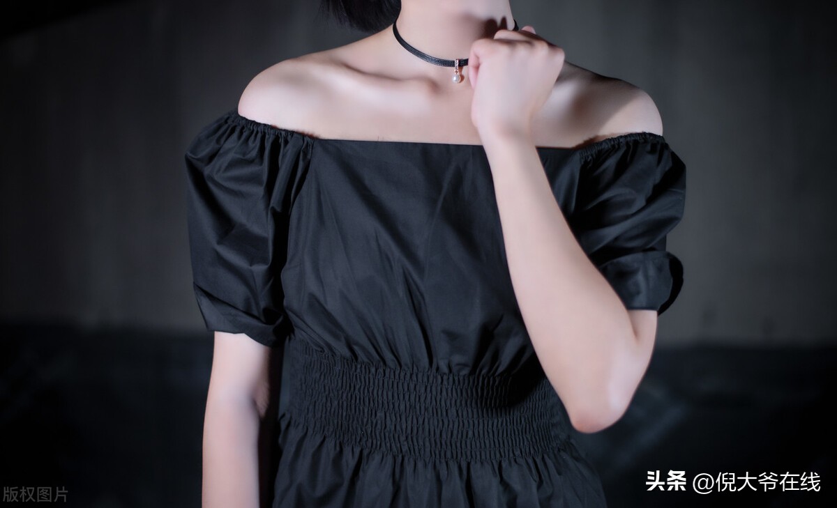 In spring, black domineering lady wears it, which is perfect for ...