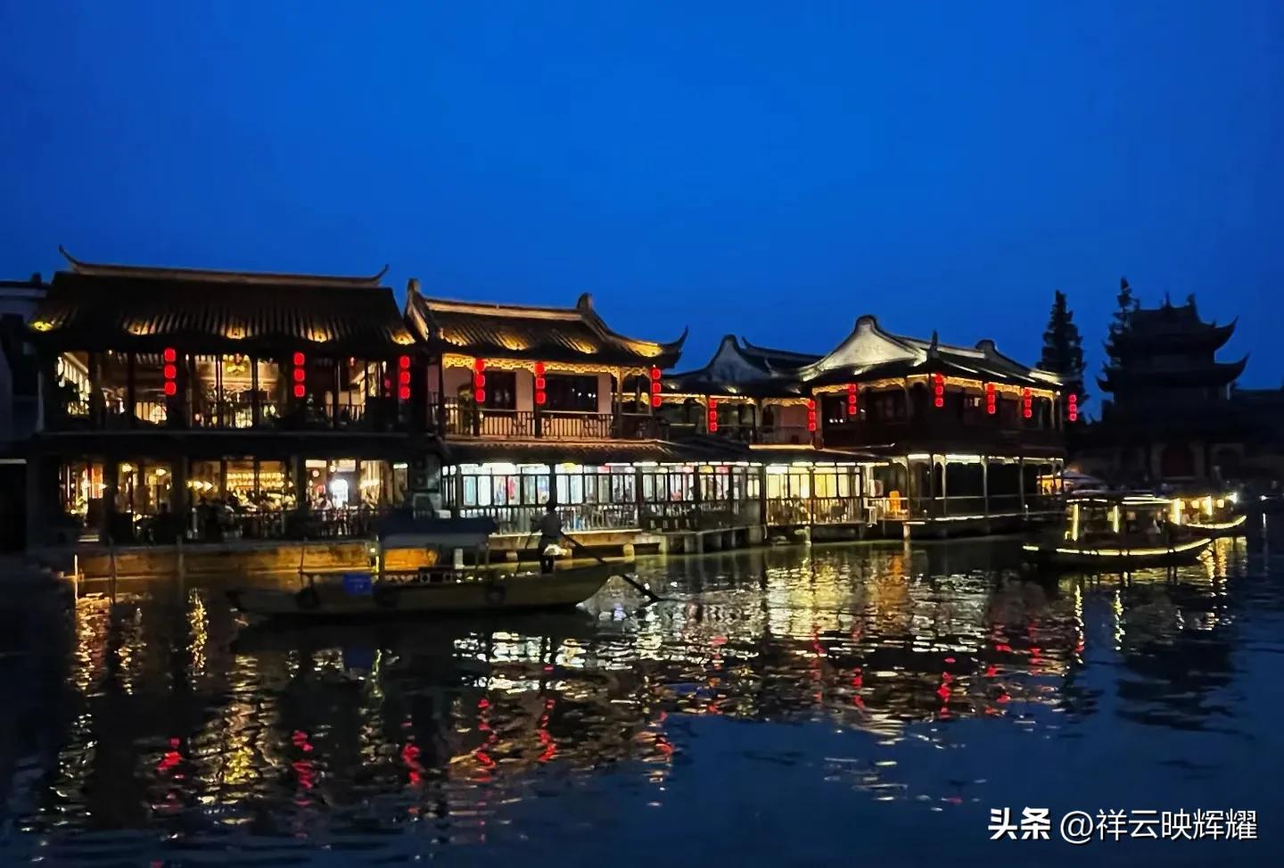 Zhujiajiao Ancient Town at night - iNEWS