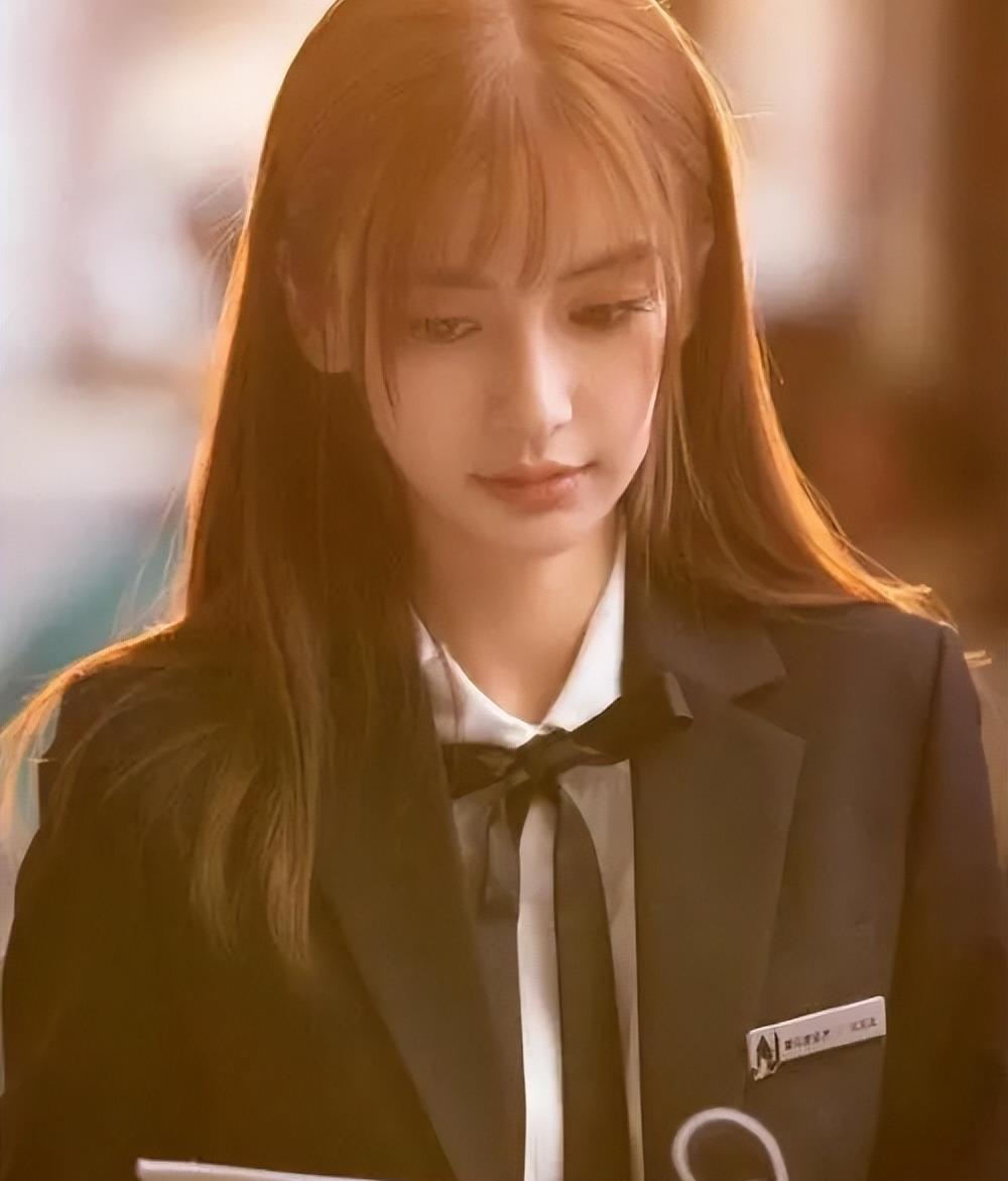 34-year-old Yang Ying is in love, eating and living with a handsome guy ...
