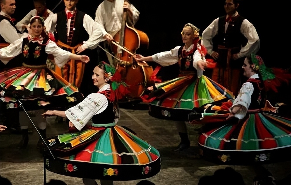 classic work! Polonaise dance is known as the dance of the upper class ...