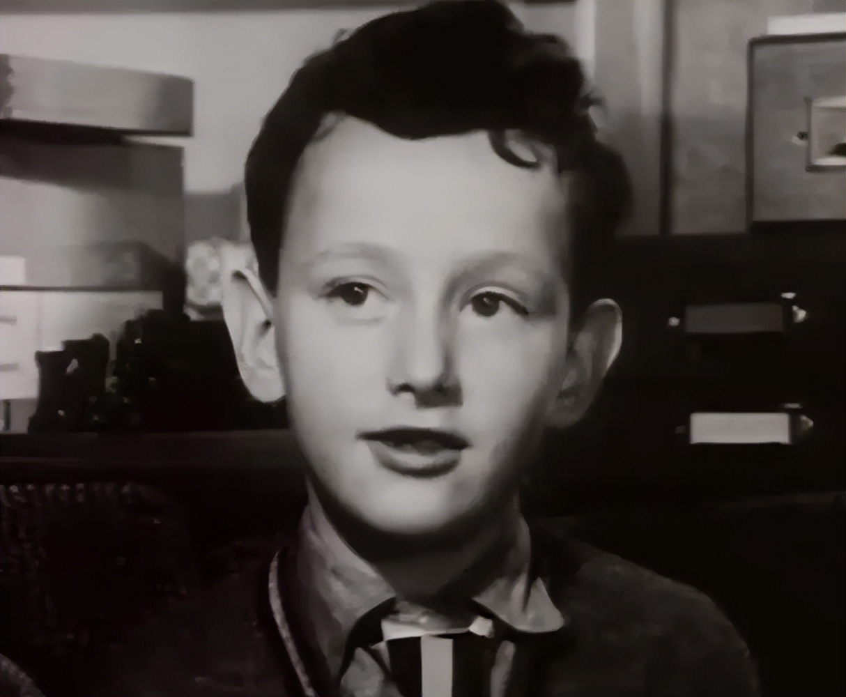 Explore the multi-dimensional observation of society and life in "Seven ...