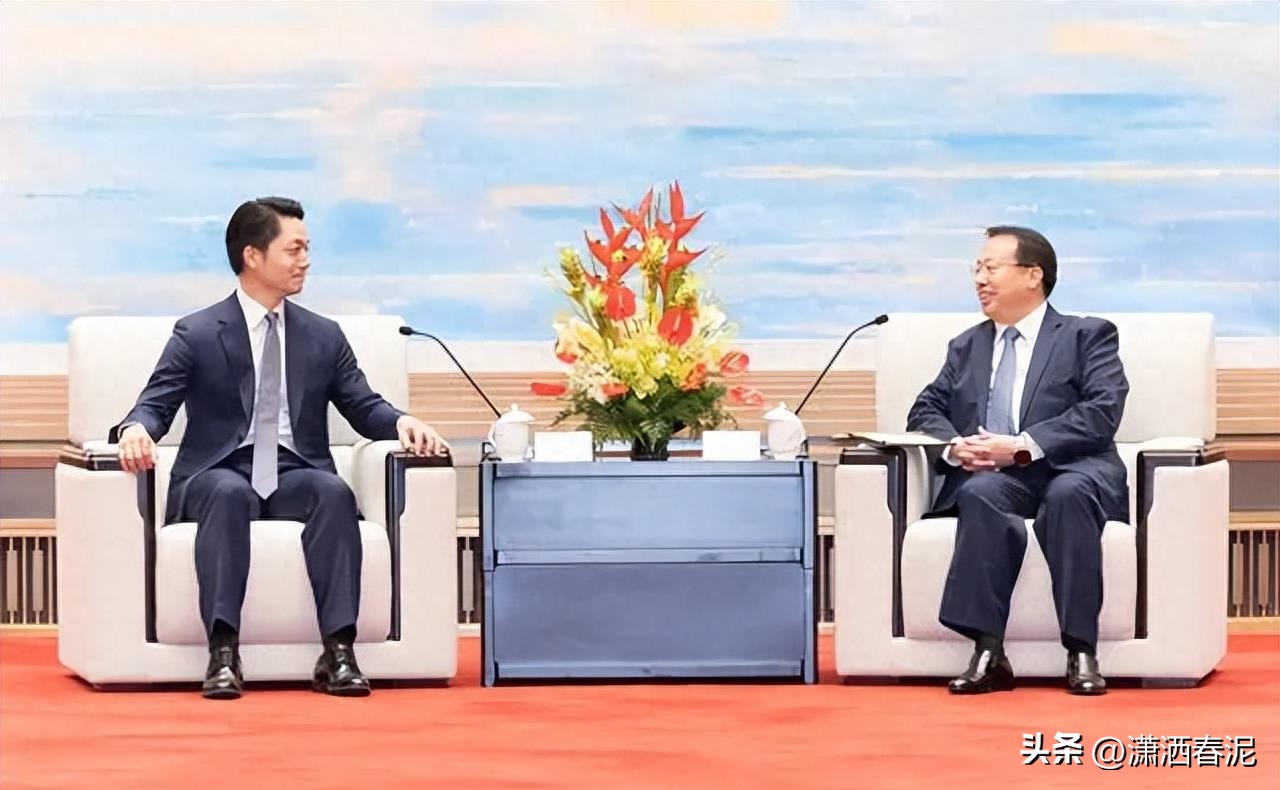 After receiving a high-level reception, Jiang Wanan delivered a speech ...