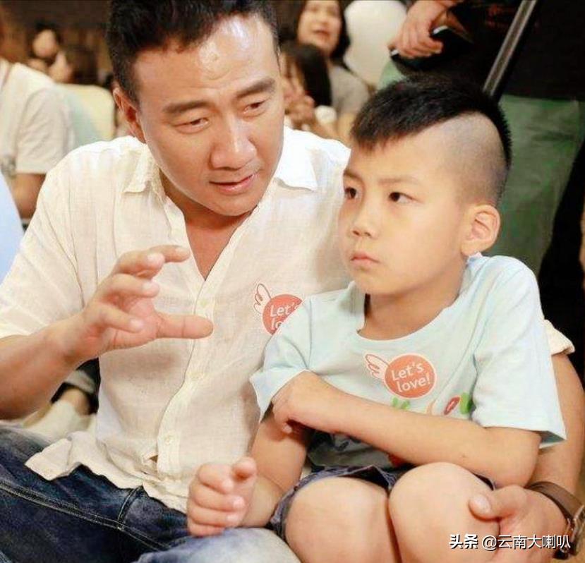 Hu Jun's wife, Lu Fang, comes from a land rich in beauties in Yunnan ...